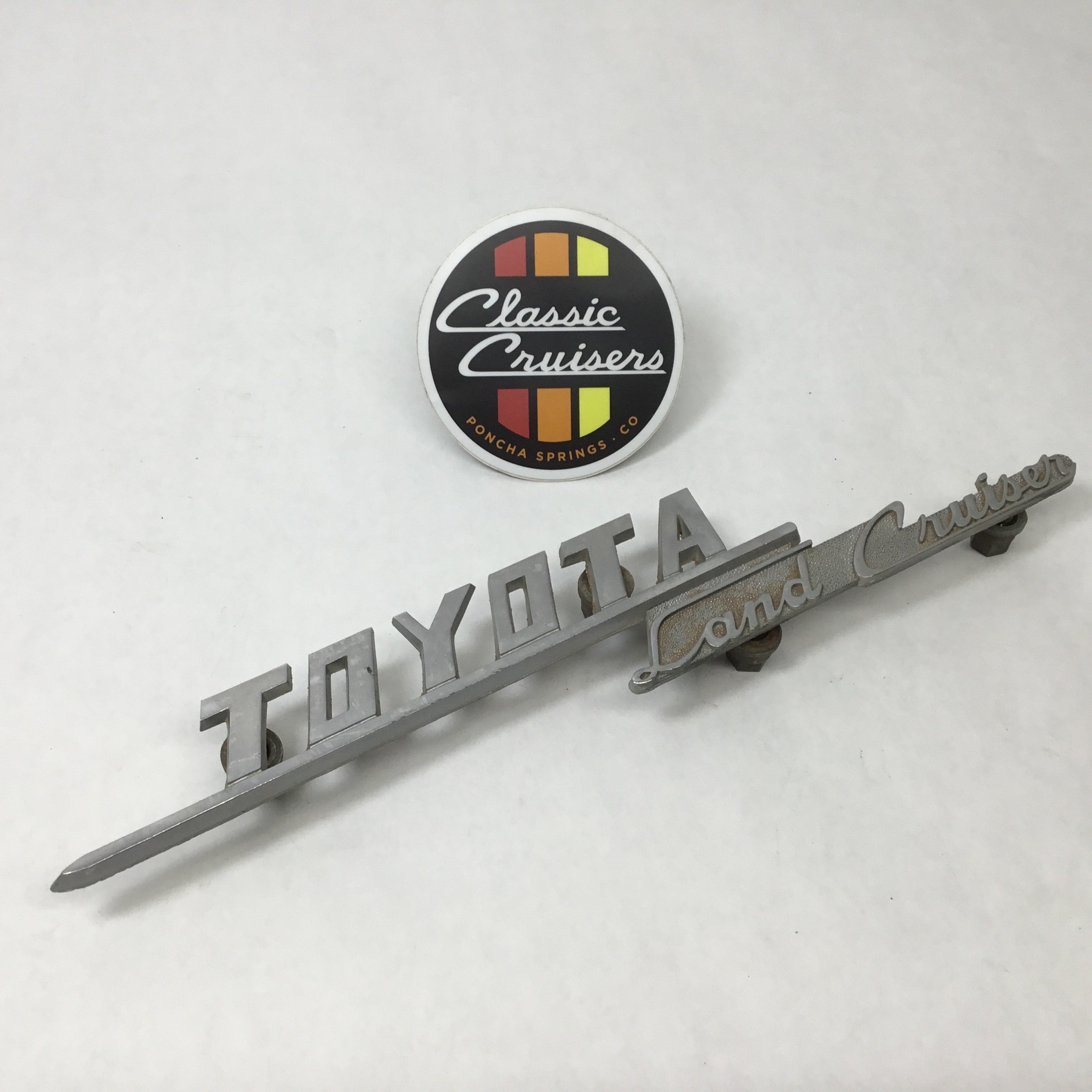 FJ40 Land Cruiser Emblem - Fender Apron (Used OEM) Patina – Classic ...